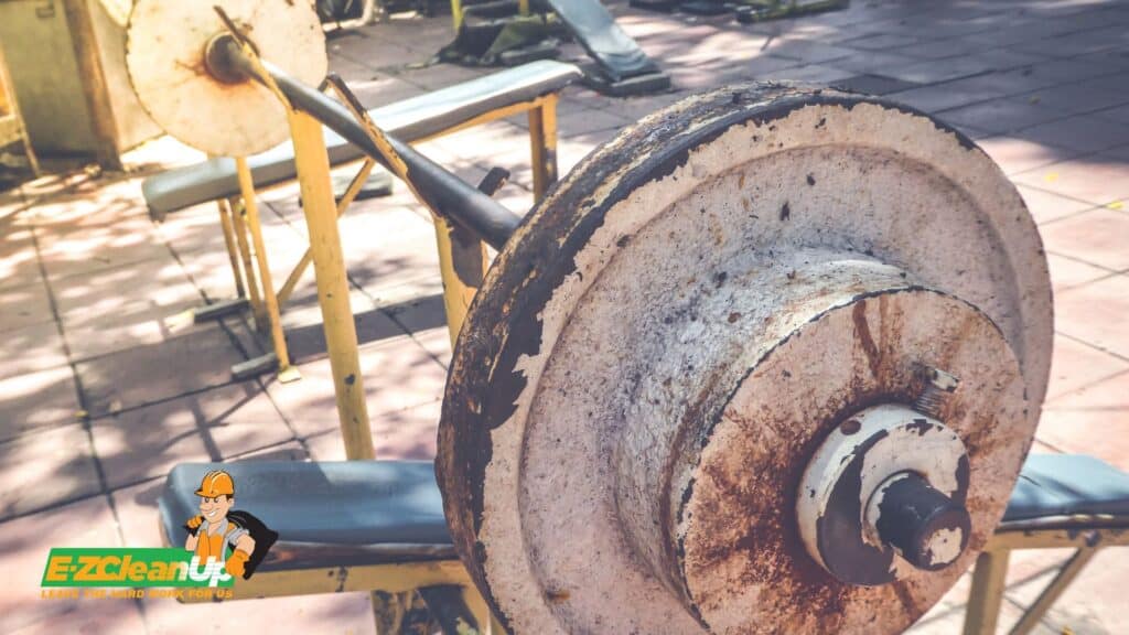 What to Do With Old Weights: 5 Options 🔩 - EZ CleanUp